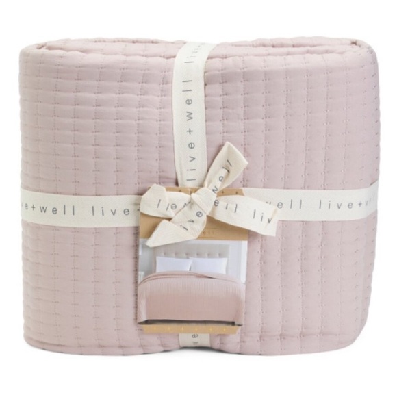 LIVE & WELL | Bedding | Live Well Live Well Channel Stitch Quilt Throw ...